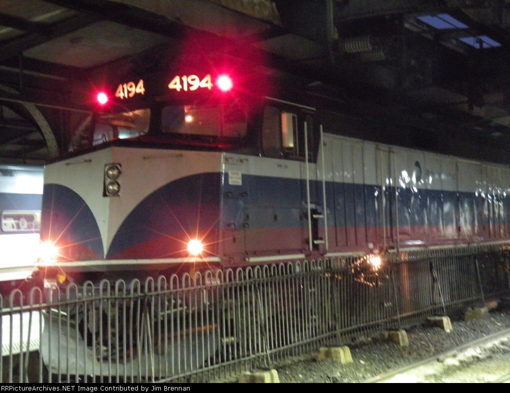 Metro North F40PH-2CAT #4194